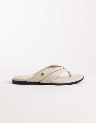 Tommy Hilfiger Elevated - Zehenstegsandalen in Cremewei&szlig;-Neutral