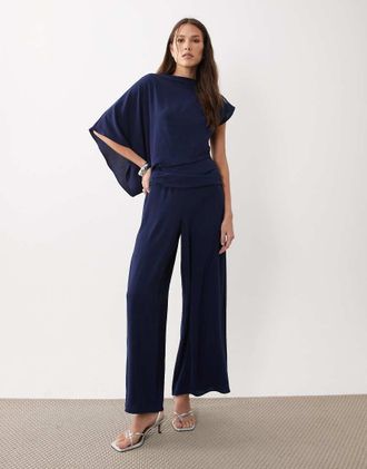 Asos Combinaison &agrave; &eacute;paule tombante drap&eacute;e - Bleu marine