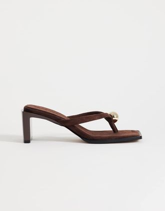 Topshop Nadeem - Sandales &agrave; talon mi-haut et entredoigt avec finition m&eacute;tallique - Chocolat-Marron