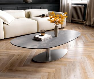 DELIFE Couchtisch Edge Oval 140x75 cm Keramik Beton Grau Vibany Edelstahl geb&uuml;rstet, Couchtische
