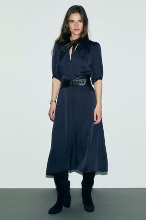 Gerard Darel Robe midi cintr&eacute;e en satin - CHANI - Encre