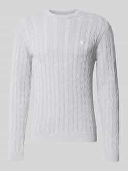 Review Strickpullover mit Zopfmuster und Logo-Stitching