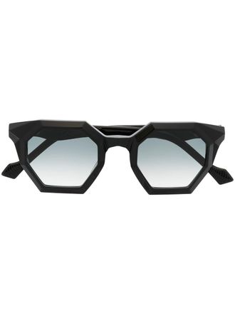 Yohji Yamamoto lunettes de soleil &agrave; monture g&eacute;om&eacute;trique - Noir
