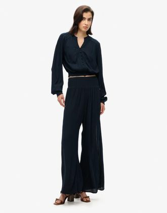 Superdry Blouse smock&eacute;e &agrave; manches longues avec d&eacute;tails en dentelle - Bleu marine &eacute;clipse