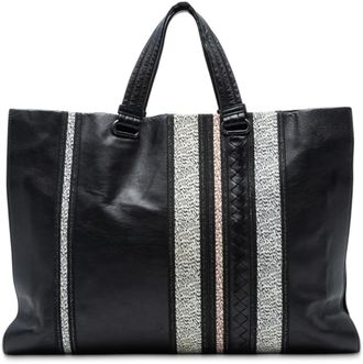 Bottega Veneta Hobo Bags - Intrecciato Trimmed Nappa Vertical Stripe Tote - Gr. unisize - in Schwarz - für Damen