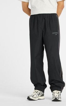 New Balance Herren Trackside Woven Pant in Schwarz/Wei&szlig;, Polywoven, Gr&ouml;&szlig;e 2XL