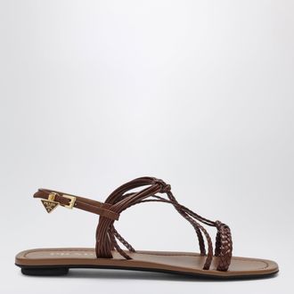 Prada Flache Sandalen aus Leder in Lederfarbe