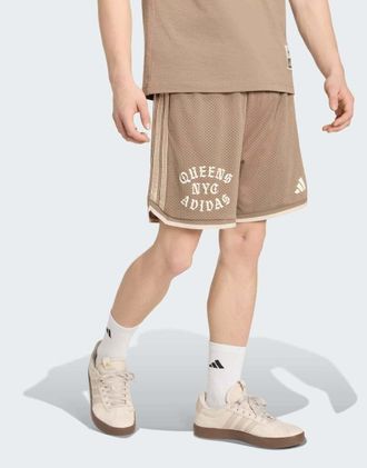adidas Adidas Marvel Spider-Man Mesh-Shorts in Khaki-Gr&uuml;n