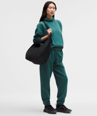 lululemon City Essentials Oversized-Schultertasche 18 L in Black/Silver