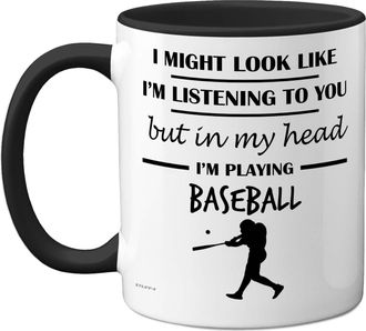 Stuff4 Baseball-Geschenke - In My Head Tasse - lustiges Geschenk f&uuml;r Baseball-Liebhaber, M&auml;nner und Frauen, 325 ml, Premium-Keramik, sp&uuml;lmaschinenfest, schwa