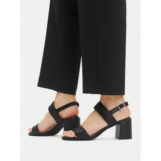 Clarks Sandalen Clarks Ezoria Sling 26181300 Schwarz