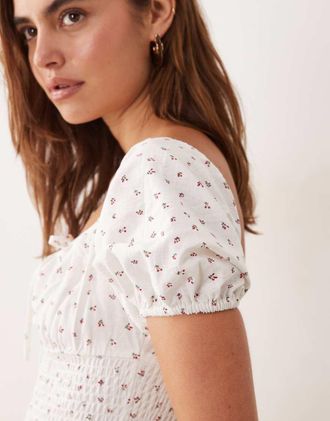 Esm&eacute;e Vorne gebundenes Maxikleid in Wei&szlig; mit Bl&uuml;mchenmuster und Puff&auml;rmeln-Mehrfarbig