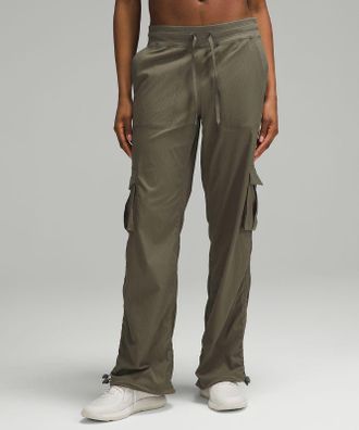 lululemon Pantalon cargo Dance Studio taille mi-haute coupe d&eacute;contract&eacute;e pour Femmes - Vert - Taille M