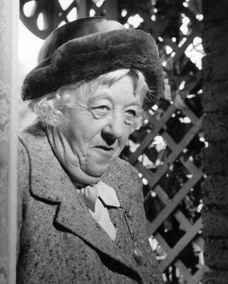 Generic Murder Most Foul (1964) Margaret Rutherford Miss Marple Foto 25,4 x 20,3 cm