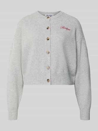 Review Strickjacke mit Label-Stitching