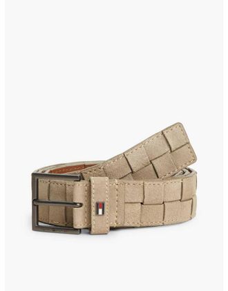 Tommy Hilfiger G&uuml;rtel aus gewebtem Wildleder in Beige mit Emaille-Flag-Braun