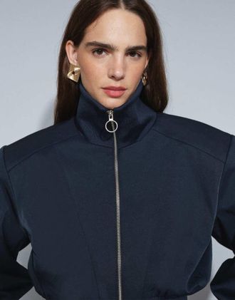 Asos veste zipp&eacute;e c&ocirc;tel&eacute;e cintr&eacute;e bleu marine
