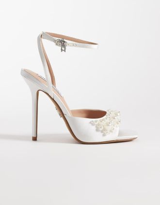 Steve Madden Atheria - Sandaletten aus elfenbeinwei&szlig;em Satin mit Perlenverzierung und Absatz