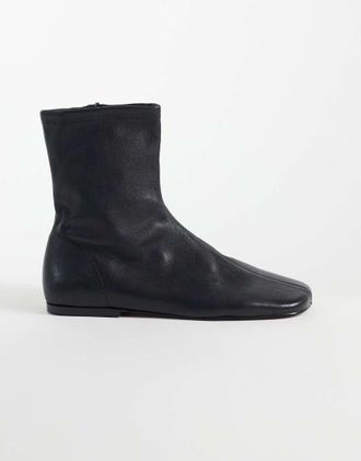 Topshop Kameron flache Leder-Stiefelette in Schwarz
