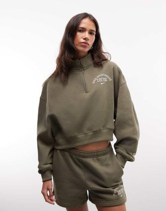 Nike Studio Fleece Oversize-Collegepullover mit Viertelrei&szlig;verschluss in Khaki-Gr&uuml;n