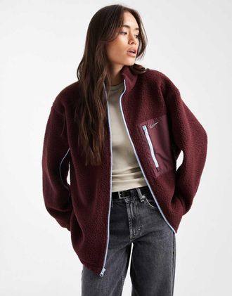 Nike Teddy-Fleecejacke in Burgunderrot und Blau