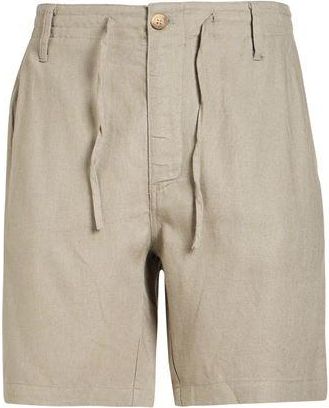 Guess BAS - Shorts et bermudas sur YOOX.COM