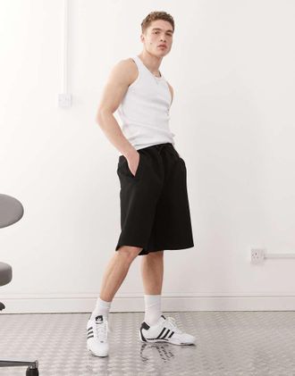 Weekday Simon - Jersey-Shorts in Schwarz aus neoprenartigem Material