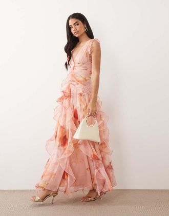 Asos Robe longue fronc&eacute;e avec d&eacute;tail effet cascade et imprim&eacute; fruits - Rose-multicolore