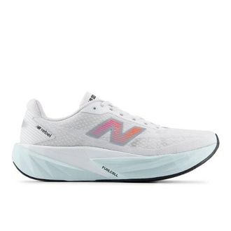 New Balance Herren FuelCell Rebel v5 in Wei&szlig;/Rosa/Blau, Synthetik, Gr&ouml;&szlig;e 40.5