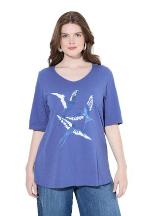 Ulla Popken Damen gro&szlig;e Gr&ouml;&szlig;en &Uuml;bergr&ouml;&szlig;en Plus Size T-Shirt, Schwalben, Classic, V-Ausschnitt, Halbarm atlantikblau 46+ 835096722-46+