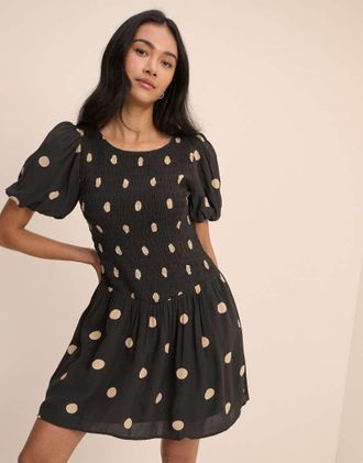 Nobody's Child Landy - Robe courte &agrave; pois oversize avec manches bouffantes et corsage fronc&eacute; - Noir