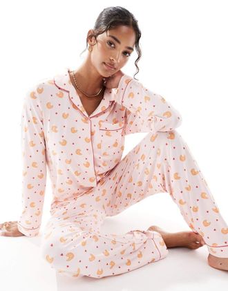 Chelsea Peers Pyjama en polyester &agrave; imprim&eacute; croissant avec chemise &agrave; col &agrave; revers et manches longues-rose