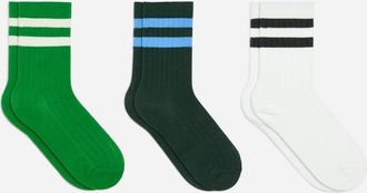 Arket Gerippte Socken 3er-Pack -Gr&uuml;n