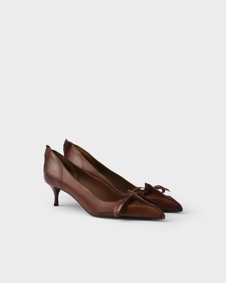 Prada Pumps aus antikem Leder