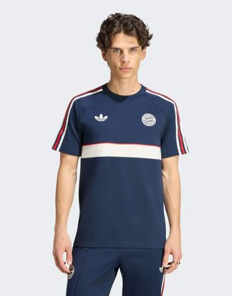 adidas Fc bayern muenchen t-shirt en bleu indigo nuit / blanc core-VIOLET