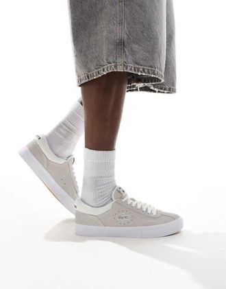 Lacoste Trackserve 223 1 SMA - Sneaker in Neutral