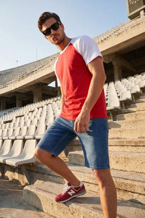 Trendyol MAN Herren Rot Colour-Block Kurz Relaxed Fit T-Shirts