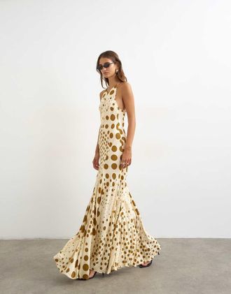 Topshop robe longue &agrave; encolure nageur et d&eacute;coupe, jupe ample, taupe et &agrave; pois chocolat-Multi