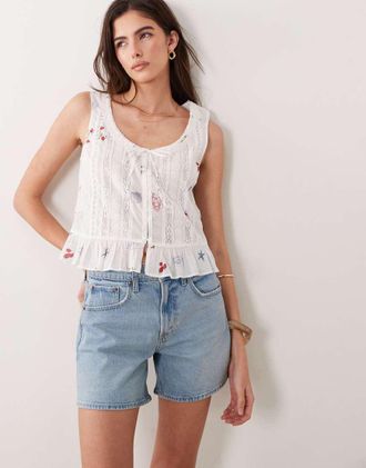 Abercrombie & Fitch Dad-Jeansshorts in Bleach Blue mit hohem Bund und schlichtem Saum-Blau