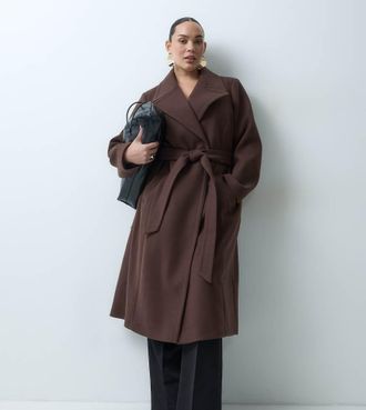 Forever New manteau structur&eacute; ceintur&eacute; effet laine couleur chocolat-Marron