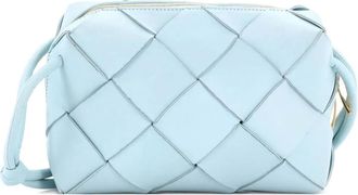 Bottega Veneta Cassette Camera Crossbody Bag Maxi Intrecciato Leather Small shoulder bag - Bleu