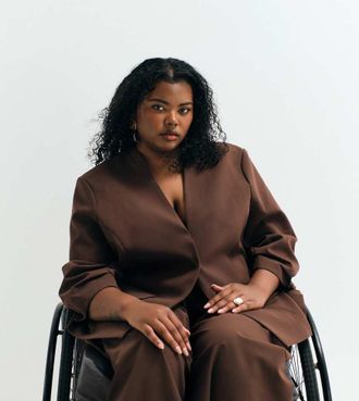 Asos ASOS ADAPTIVE Curve blazer sans col en chocolat-Marron