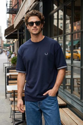 Trendyol MAN Herren Dunkelblau Bestickt Kurz Oversize T-Shirts