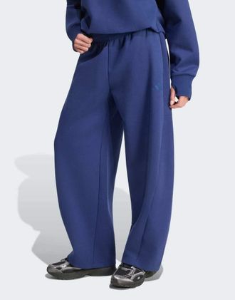adidas Soft Lux pantalon barrel en maille dhiver bleu fonc&eacute;