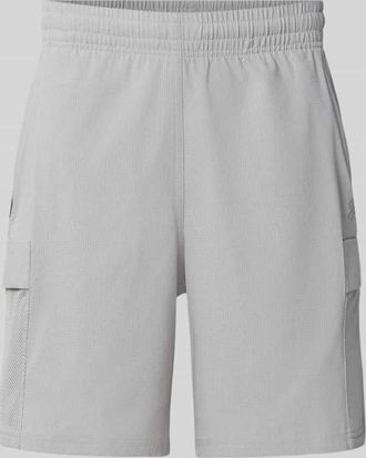 Under Armour Regular Fit Sportshorts mit Cargotasche Modell Unstoppable Airvent