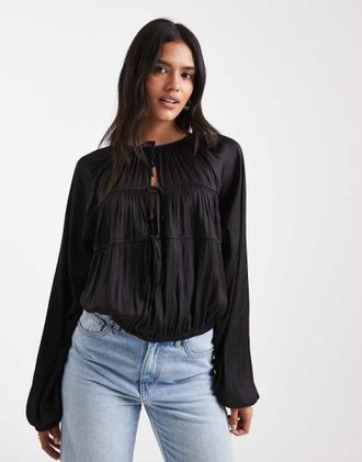 WeWoreWhat Blouse nou&eacute;e devant &agrave; manches cocon - Noir