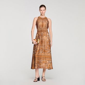 Sandro Langes Kleid mit Bandana-Muster