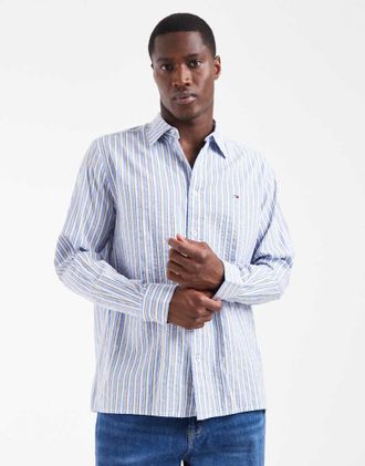 Tommy Jeans Relaxed-Fit-Hemd aus Seersucker in Blau gestreift