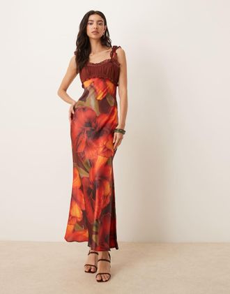 Asos Chiffon-Midikleid in Rot mit Fl&uuml;gel&auml;rmeln und Blumenmuster-Bunt