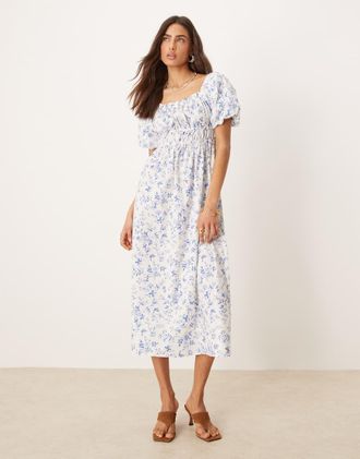 Nobody's Child Kurtis - Robe mi-longue à fleurs avec corsage froncé - Bleu et blanc